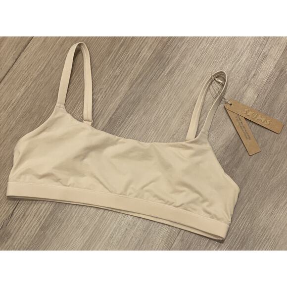 SKIMS | Intimates & Sleepwear | Nwt Skims Sand Bralette Size Medium ...